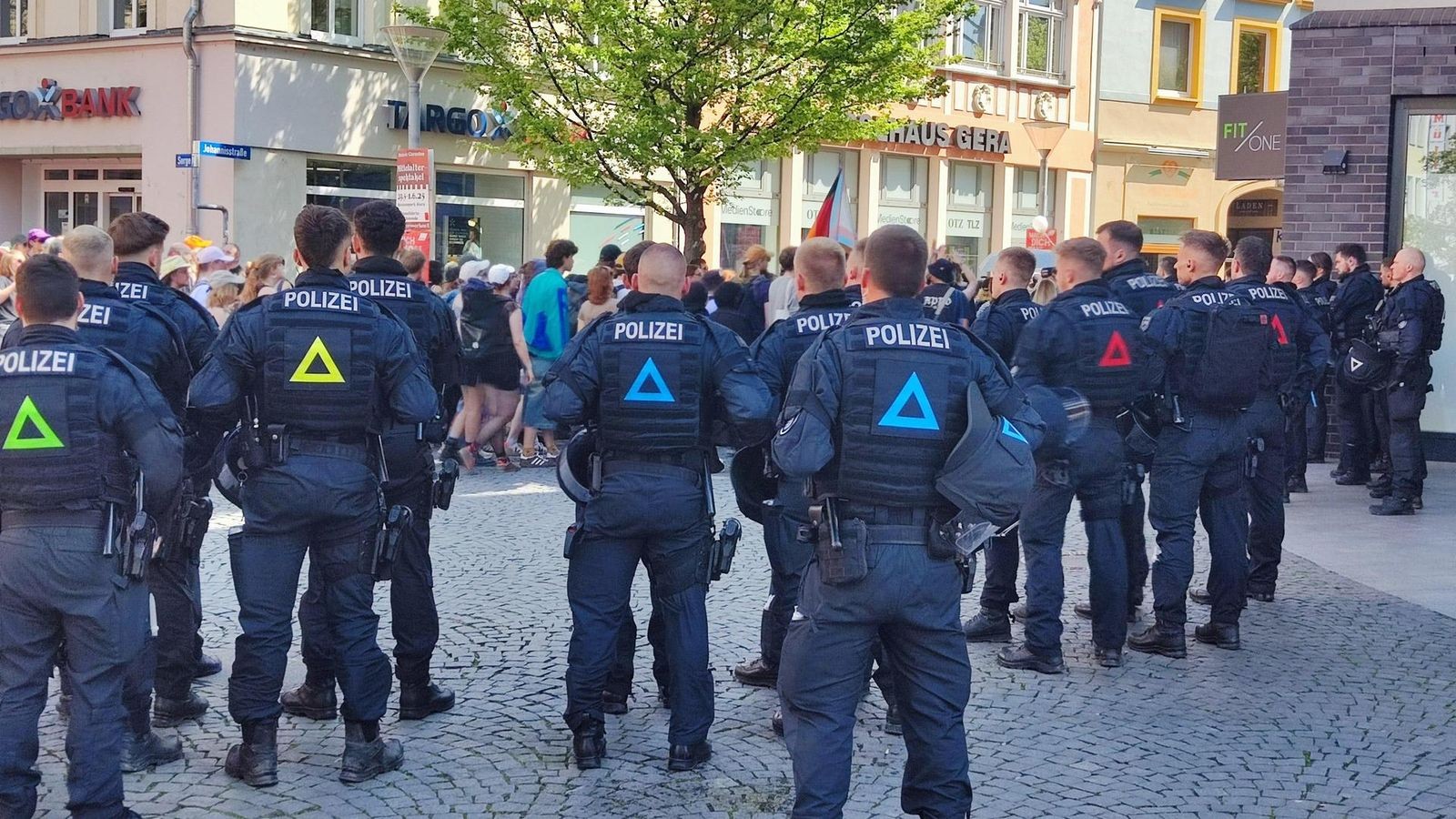 Mai-Demos in Gera: Körperverletzungen, verfassungswidrige Kennzeichen und insgesamt 70 Anzeigen