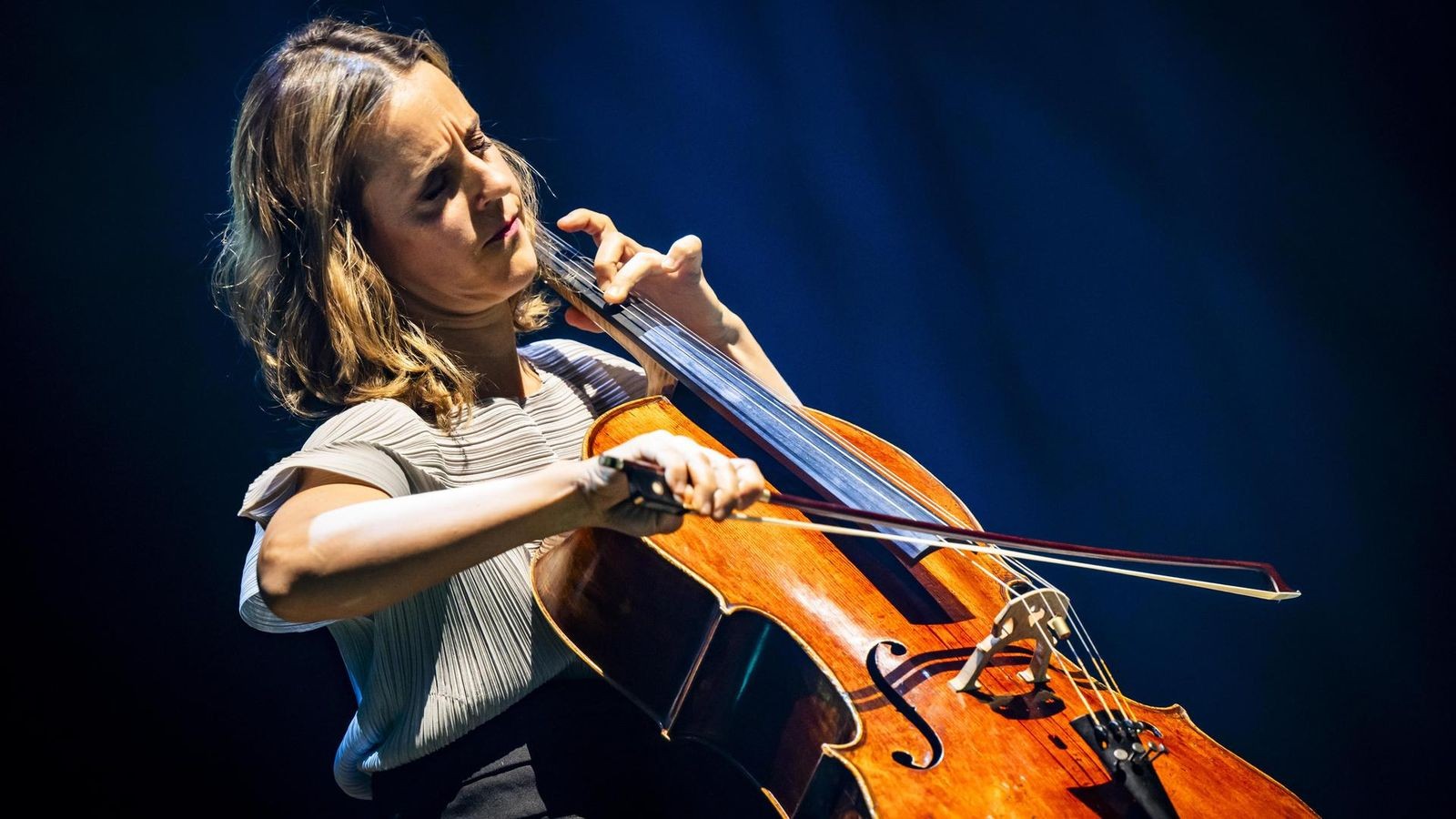 In der Philharmonie spielt Sol Gabetta mit der Staatskapelle Dresden