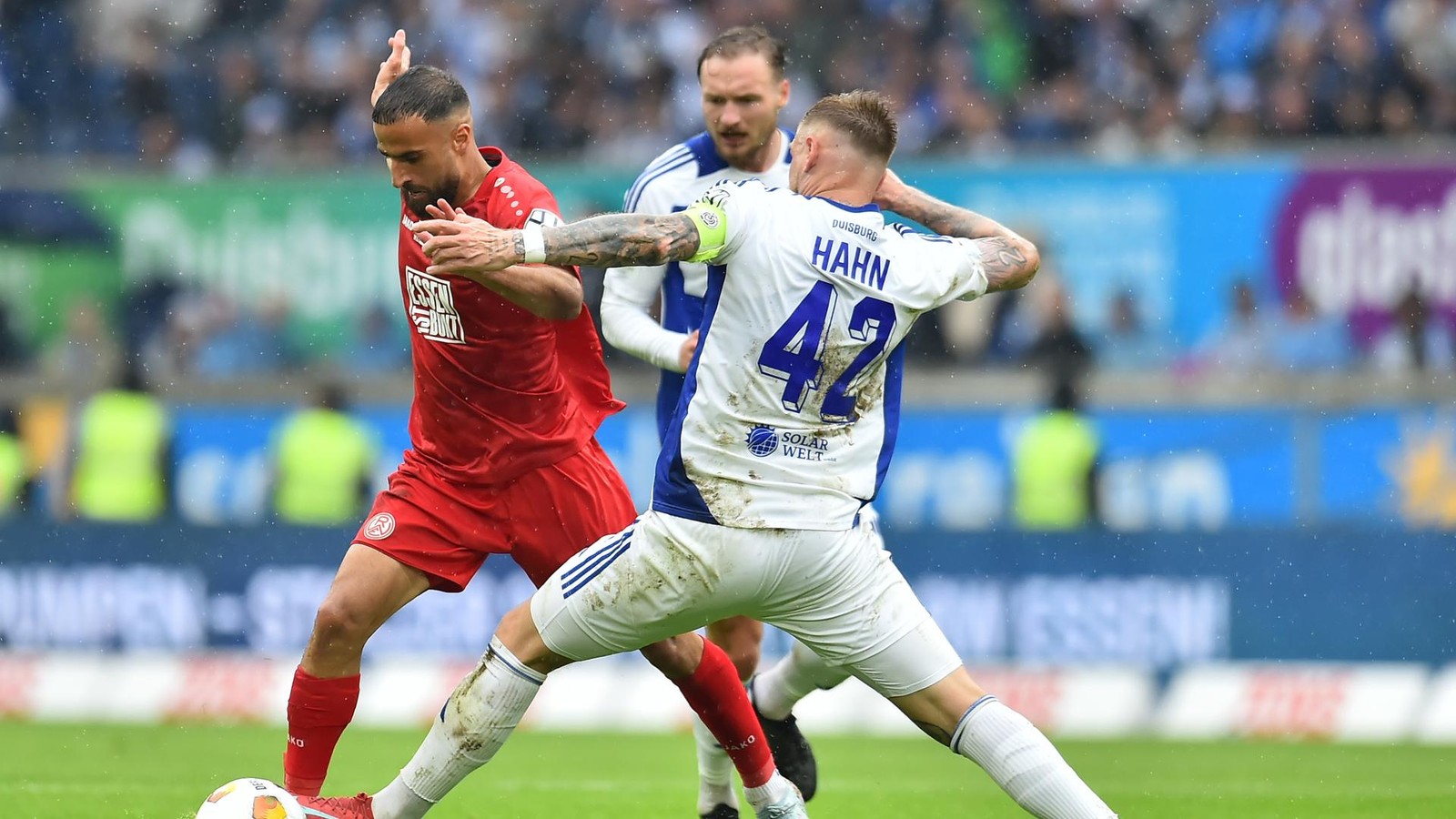 MSV Duisburg verliert gegen Rot-Weiss Essen - Zwischenfall im Pokalfinale
