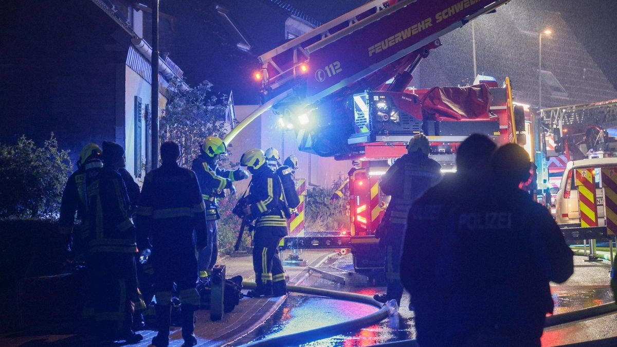 Frau stirbt bei Brand in Mehrfamilienhaus in Schwelm