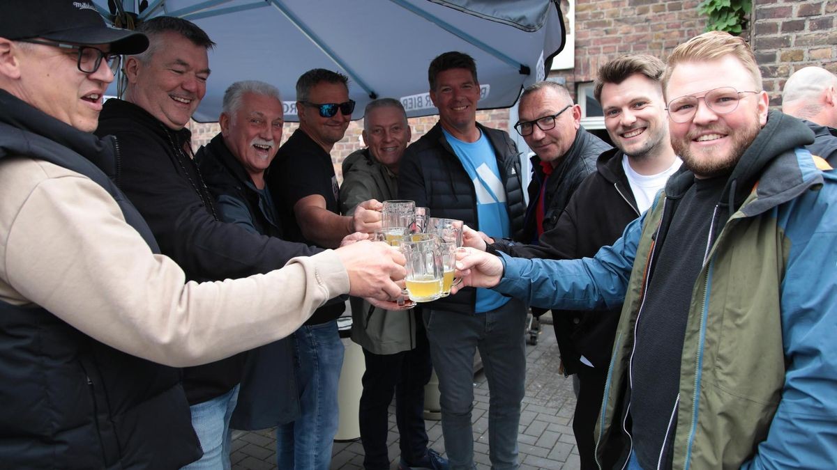 Bottroper Bier: Bilder vom Ausschank am Vatertag