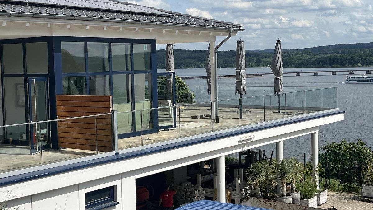 R-Café am Möhnesee: Inneneinrichtung wird schon montiert