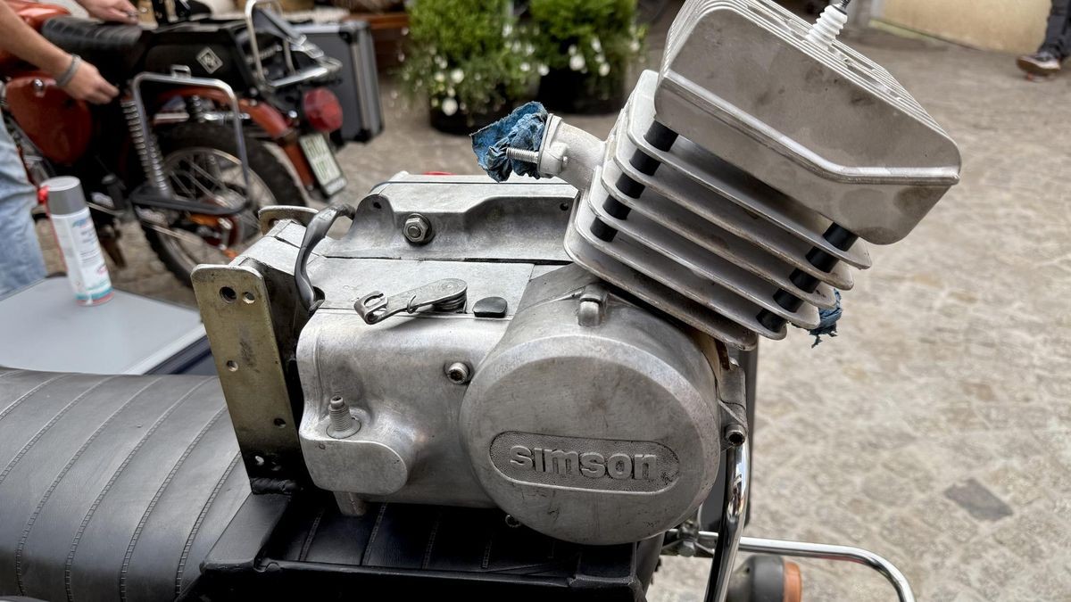 Ritt auf der Simson: Wie zwei Männer aus dem Wartburgkreis mit ihren ...