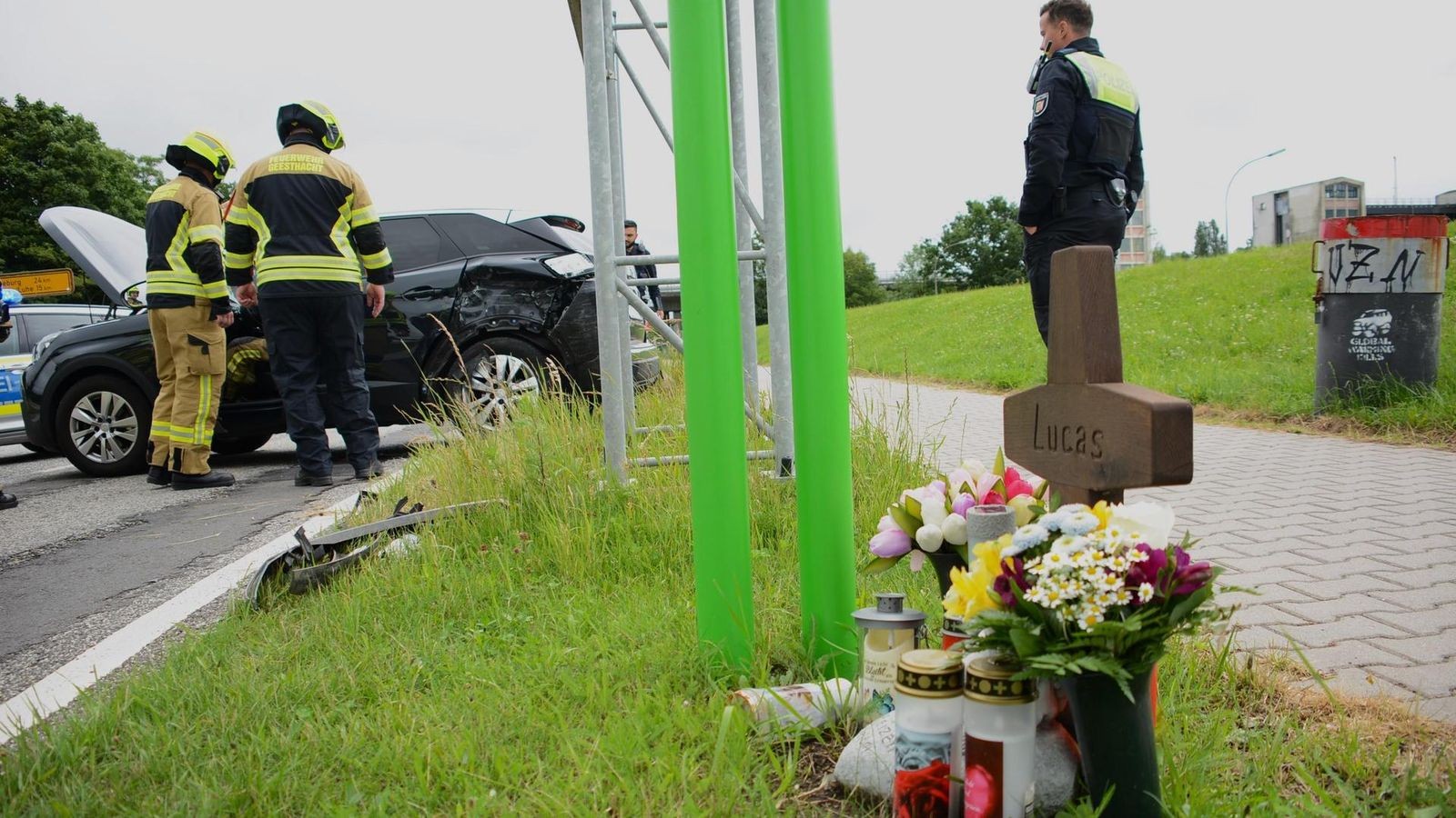 Polizei Geesthacht: B404 – wieder Abbiegeunfall an Geesthachter Schleuse