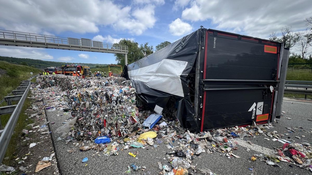 Tödlicher Unfall auf A38: Lkw-Fahrerin kommt ums Leben
