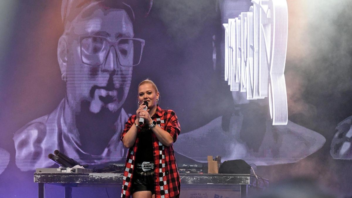 Apoldaer Musiksommer: Über 2000 Fans feiern mit „Stereoact“ und „Neonlicht“