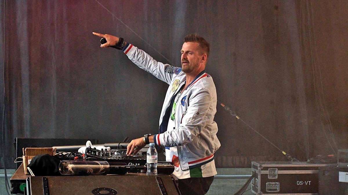 Apoldaer Musiksommer: Über 2000 Fans feiern mit „Stereoact“ und „Neonlicht“