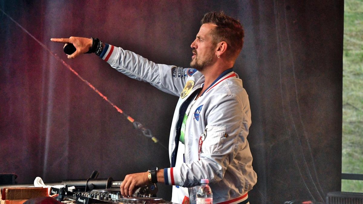 Apoldaer Musiksommer: Über 2000 Fans feiern mit „Stereoact“ und „Neonlicht“