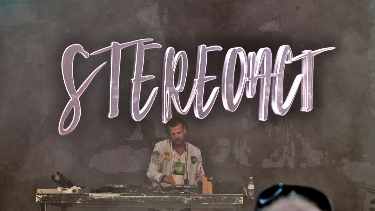 Apoldaer Musiksommer: Über 2000 Fans feiern mit „Stereoact“ und „Neonlicht“