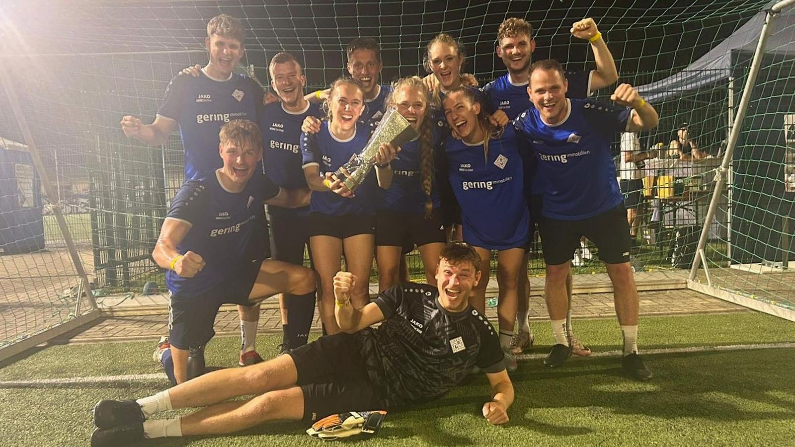 Soccer-Night: Torpedos, Bernd Schneider und der Beckham der Kreisoberliga