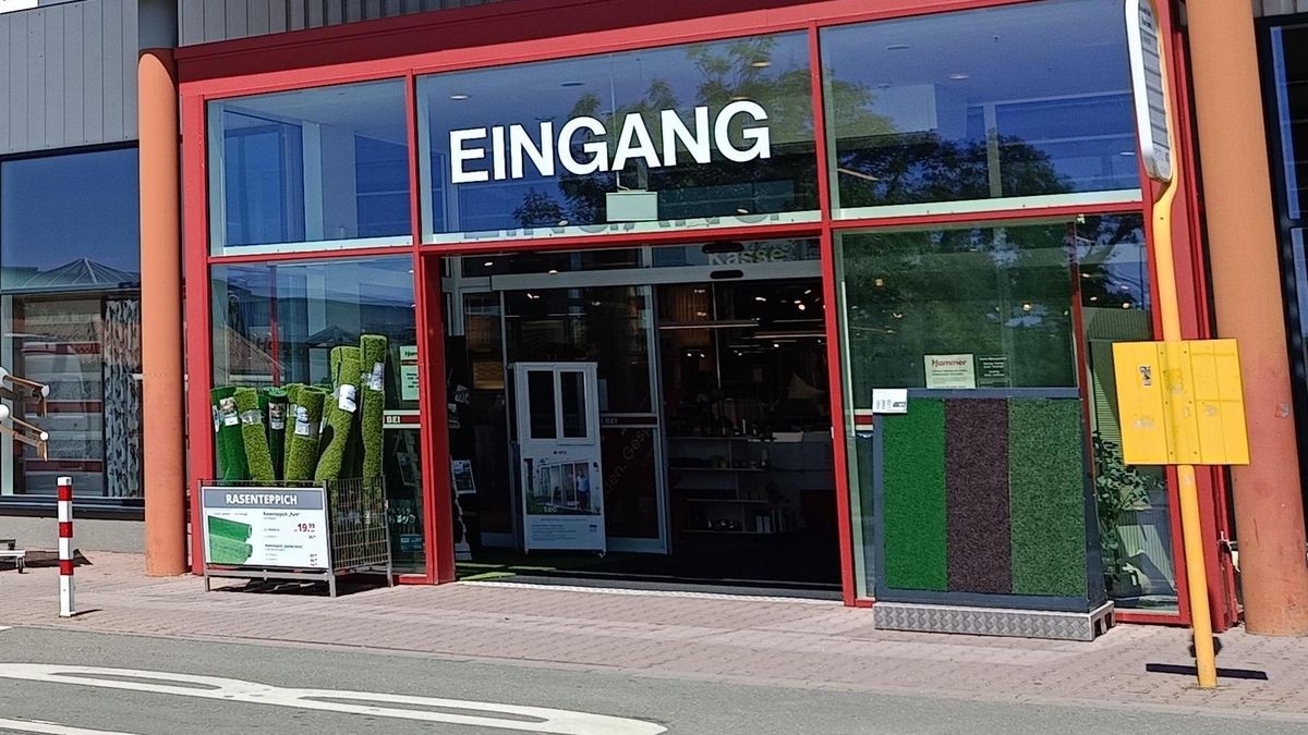 Kiana james sexy discovered the room, rapped, and as soon