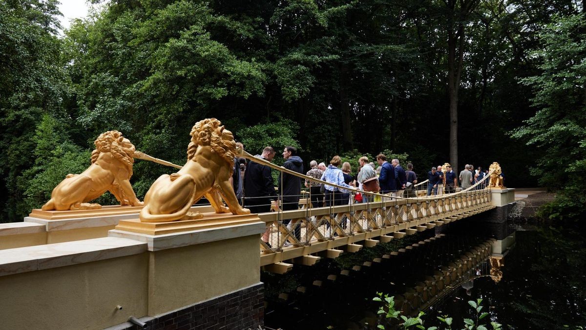 Berlin-Mitte: Berlins Tiergarten hat neue Löwenbrücke