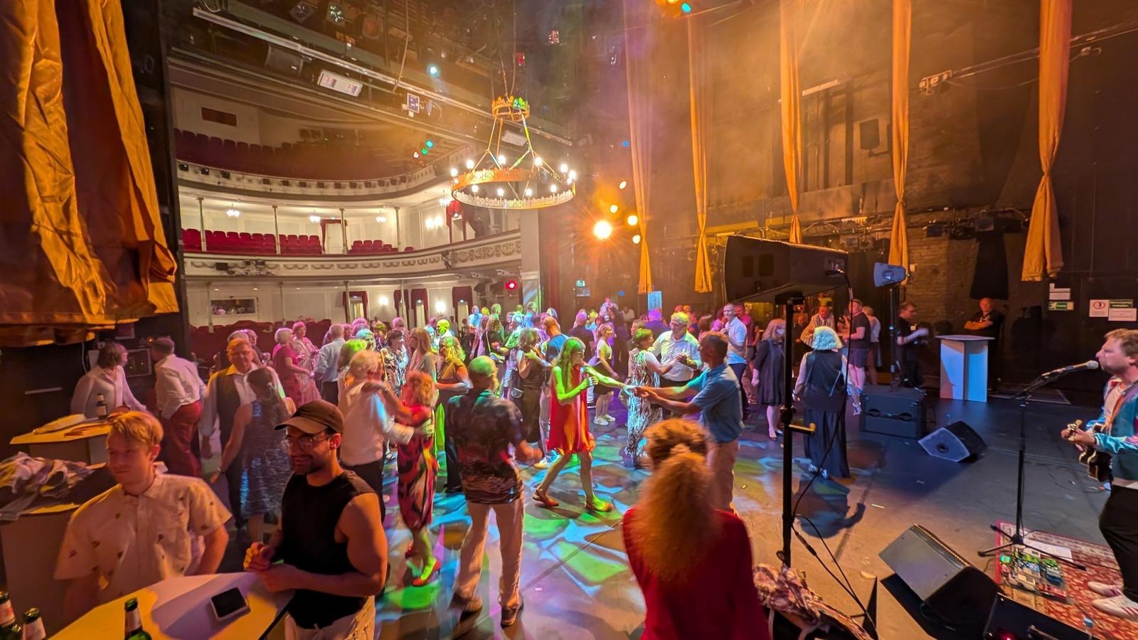 Heiß auf diese Truppe: Ballett-Ensemble Eisenach bekommt 1200 ...