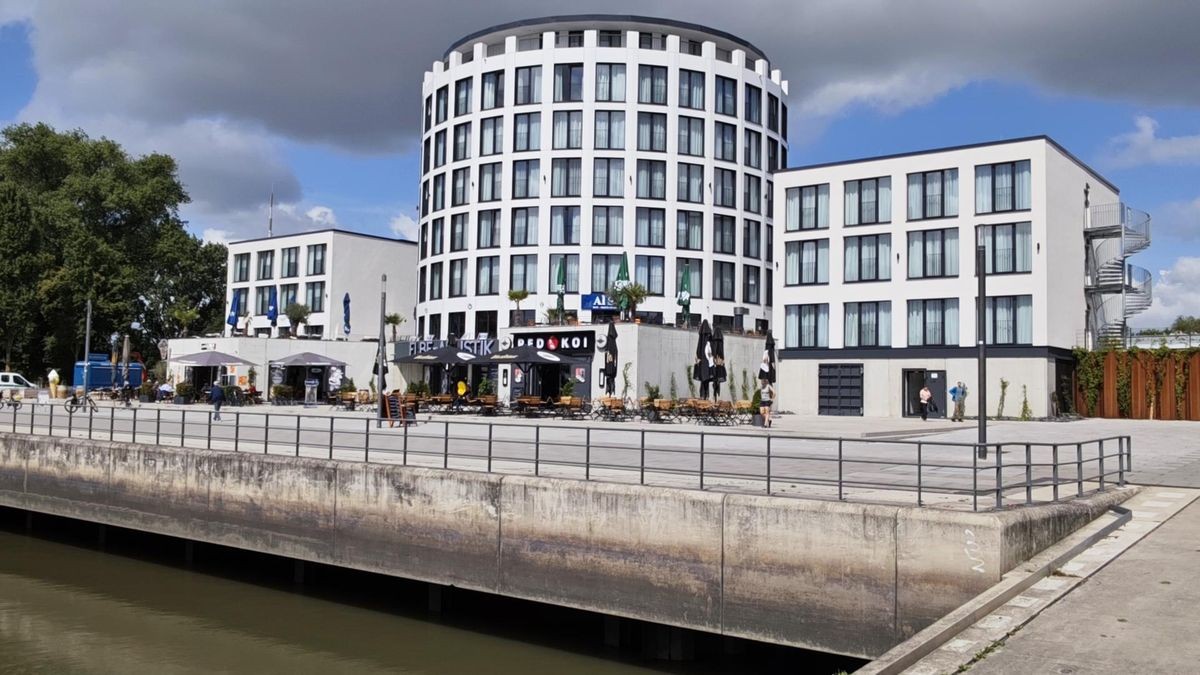 Hotel Hafen Wedel: Italiener mit Elbblick darf nach „WC-Konflikt“ endlich öffnen