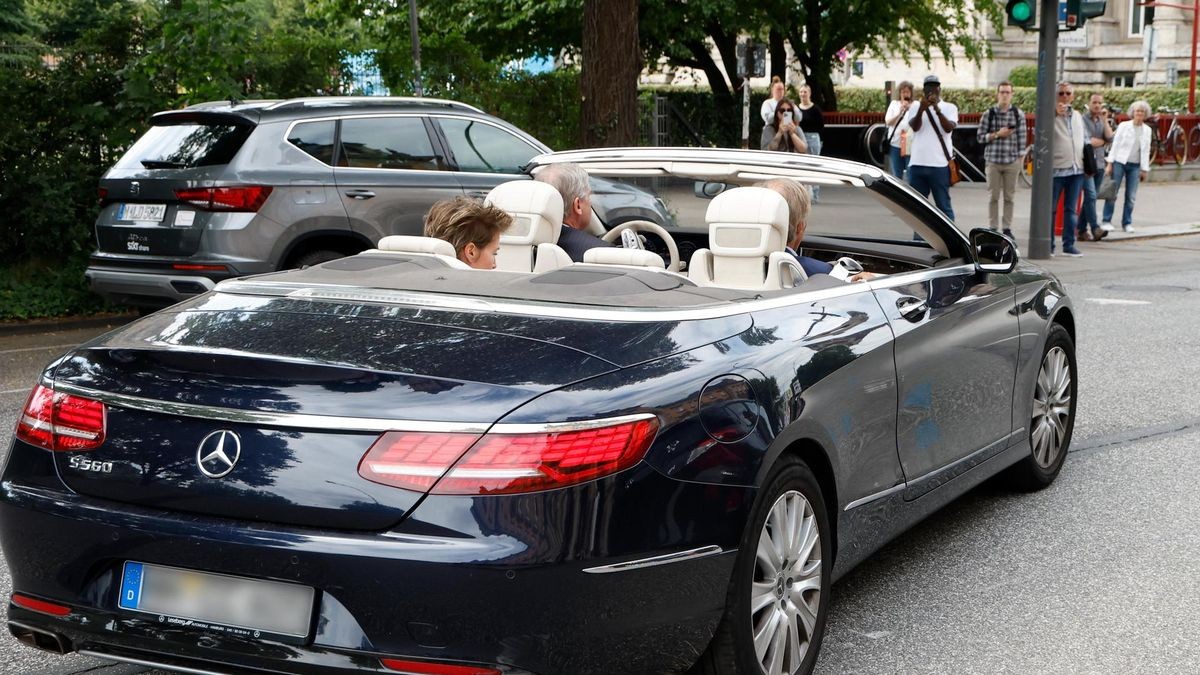 Im Video: Christina Block und Gerhard Delling vor Gericht in Hamburg