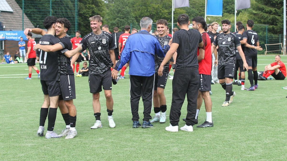 Mit 61 Fotos! Türk Attendorn triumphiert beim Stadtpokal