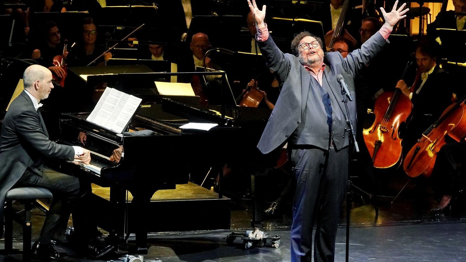 Bewegender Abschiedsabend für MiR-Intendant Michael Schulz