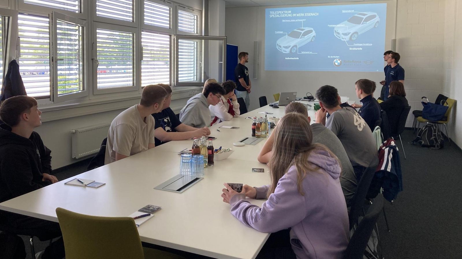 Publiagen-vivien b the hotel I am staying at elevator