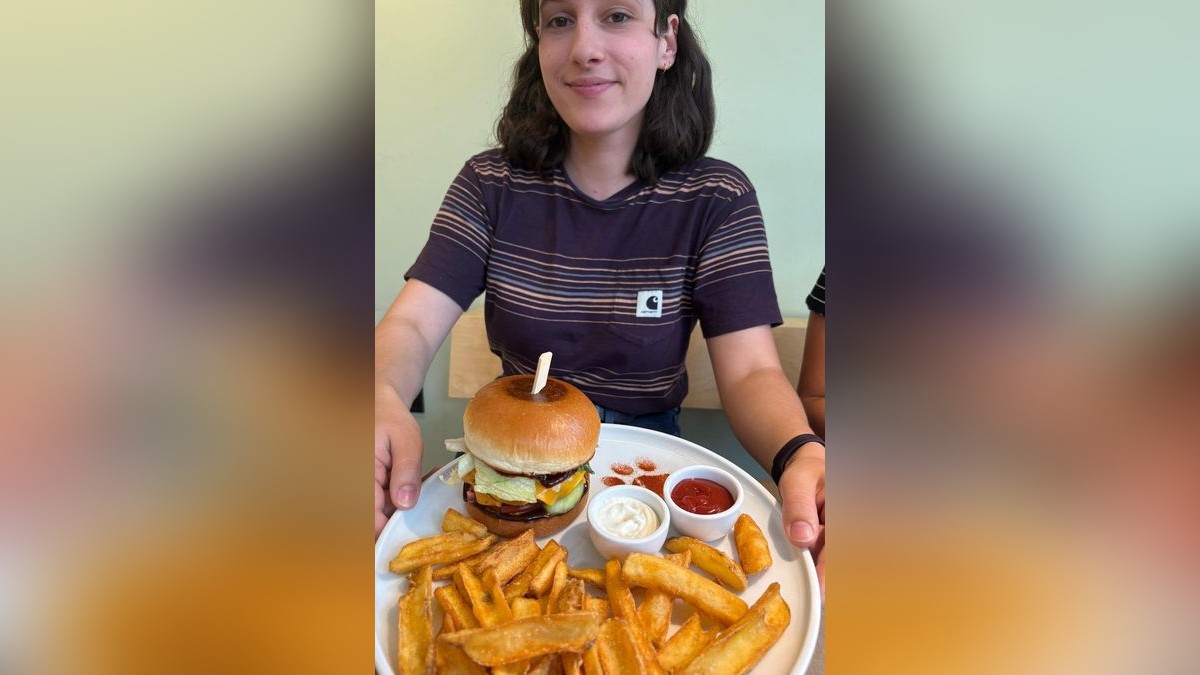 Hier essen Tierfreunde vegan: Der Katzentempel Bochum im Test