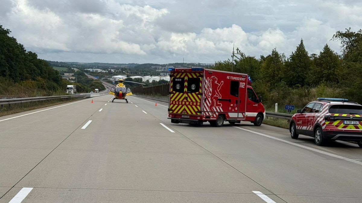 Pannenhelfer stirbt: Vollsperrung nach schwerem Unfall auf A4 beendet