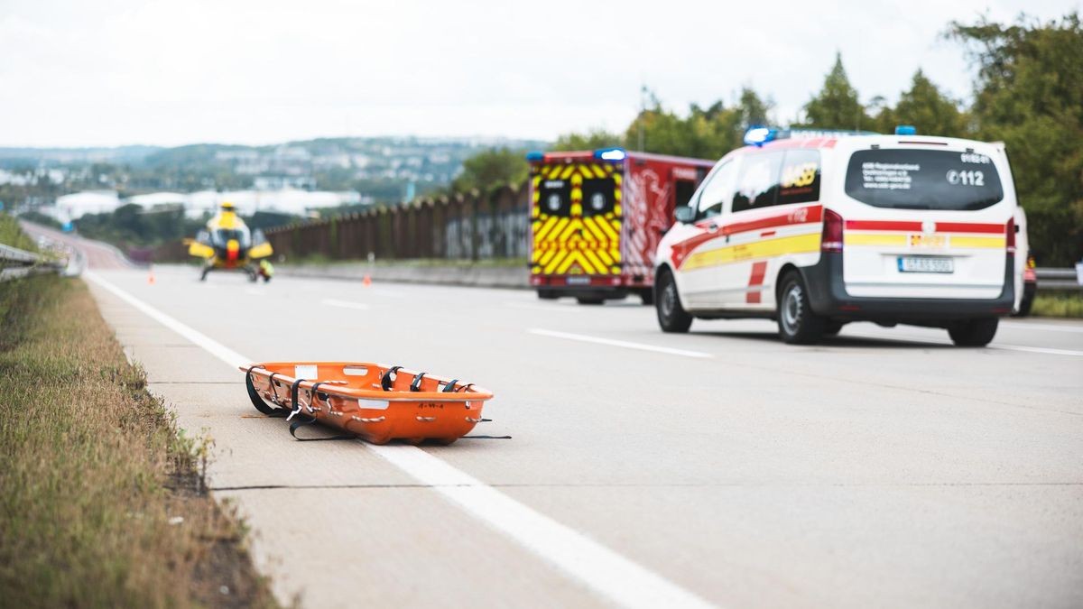 Pannenhelfer stirbt: Vollsperrung nach schwerem Unfall auf A4 beendet