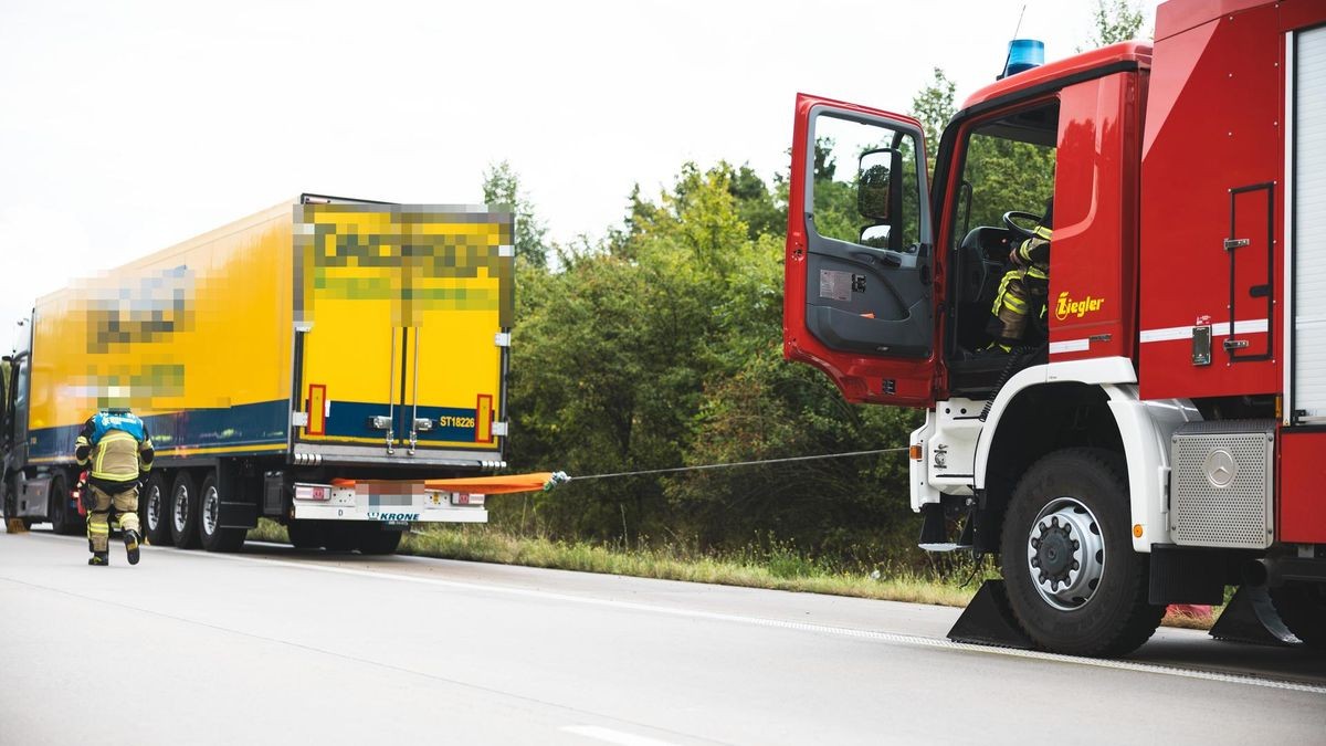 Pannenhelfer stirbt: Vollsperrung nach schwerem Unfall auf A4 beendet