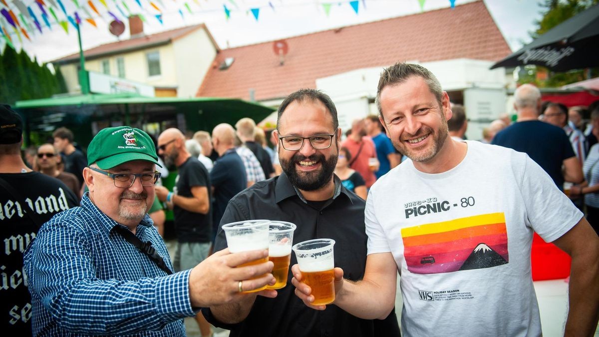 Endlos-Party in Mühlhausen: Die Fotos vom Kirmes-Frühschoppen