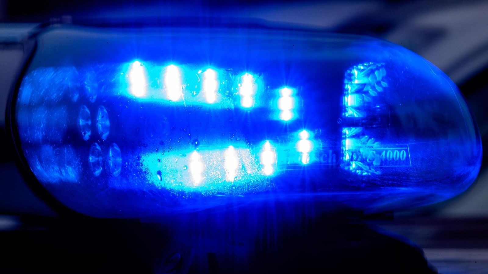 Mann mit Machete bedroht Passanten in Eisenberg