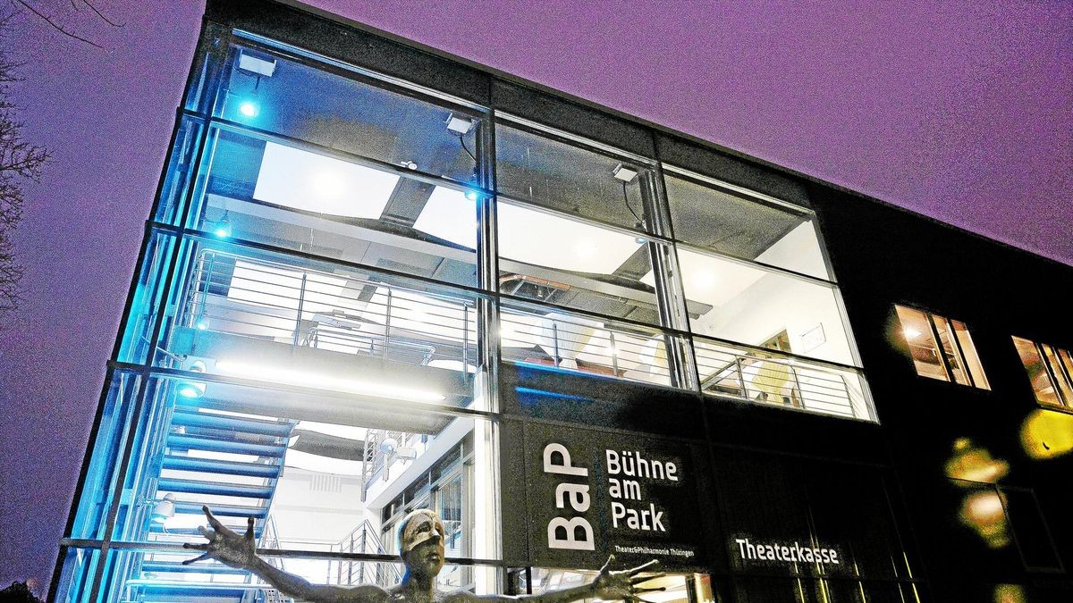 Interview mit KI-Staubsauger-Roboter Volker: Er will in Gera die Bühne ...