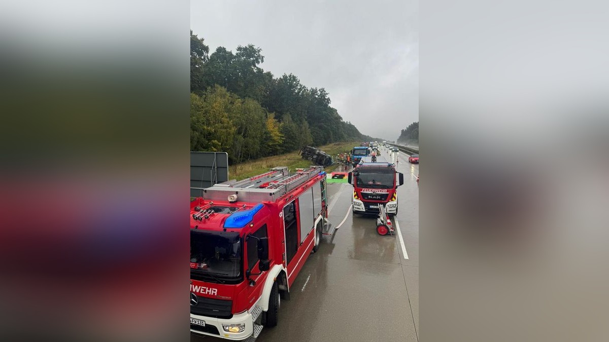 Gefahrgut-Unfall auf A4: Lkw überschlägt sich – Autobahn wieder freigegeben