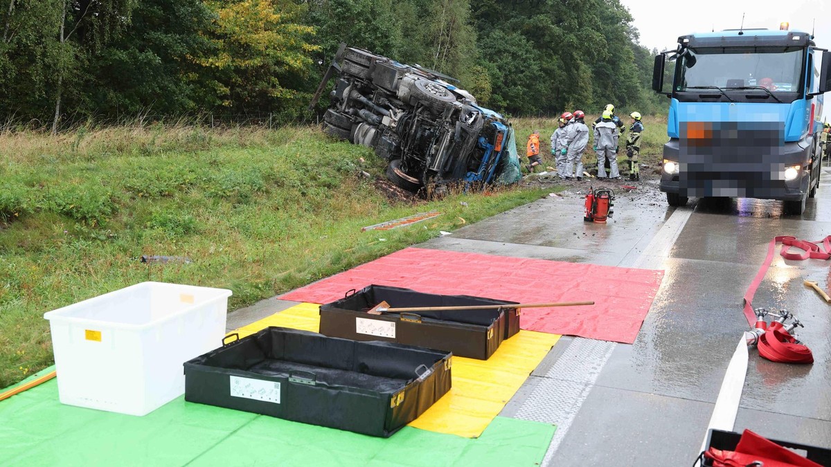 Rettungskräfte im Dauereinsatz: Nächster schwerer Lkw-Unfall auf A4 bei Gera - langer Stau und ...
