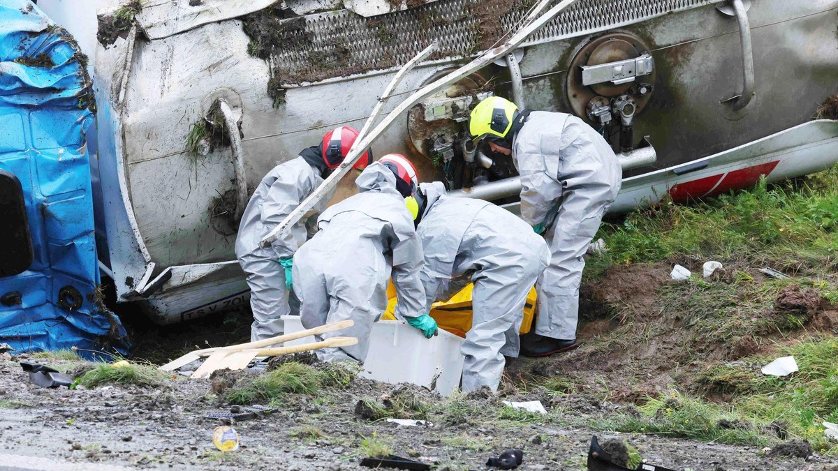 Rettungskräfte im Dauereinsatz: Nächster schwerer Lkw-Unfall auf A4 bei Gera - langer Stau und ...