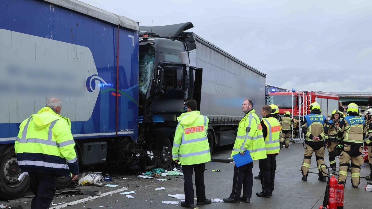 Rettungskräfte im Dauereinsatz: Nächster schwerer Lkw-Unfall auf A4 bei Gera - langer Stau und ...