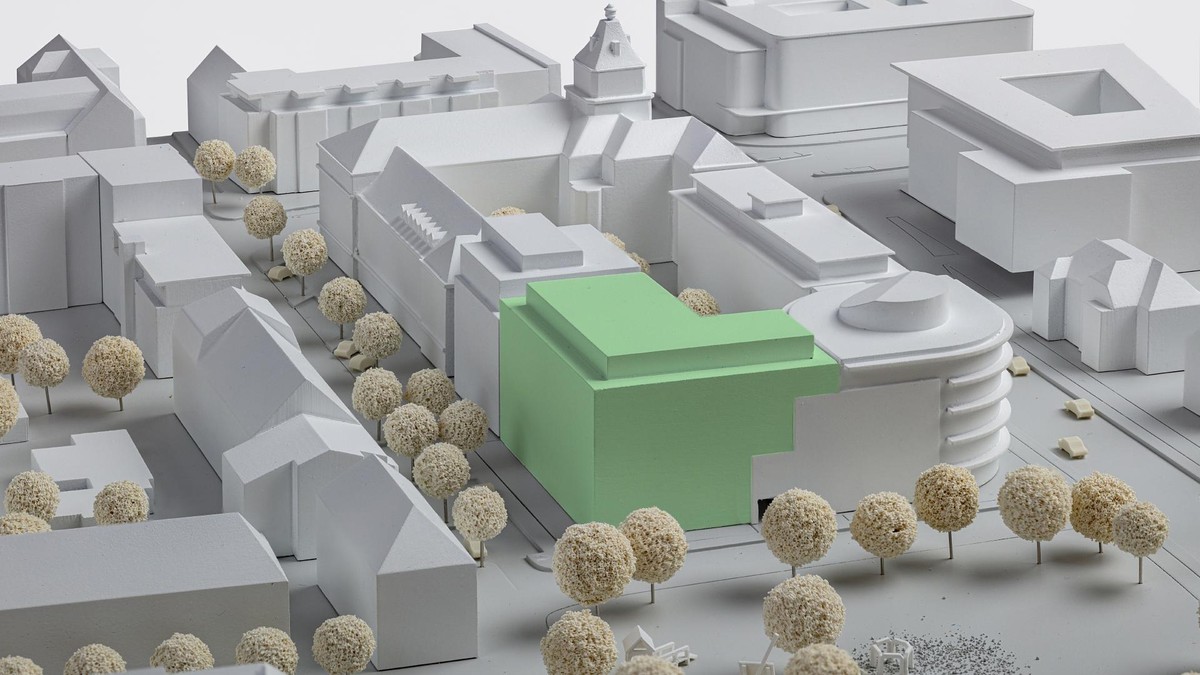 Grüner Innenhof, Wasserbecken: Riesen-Gebäude entsteht in Essen