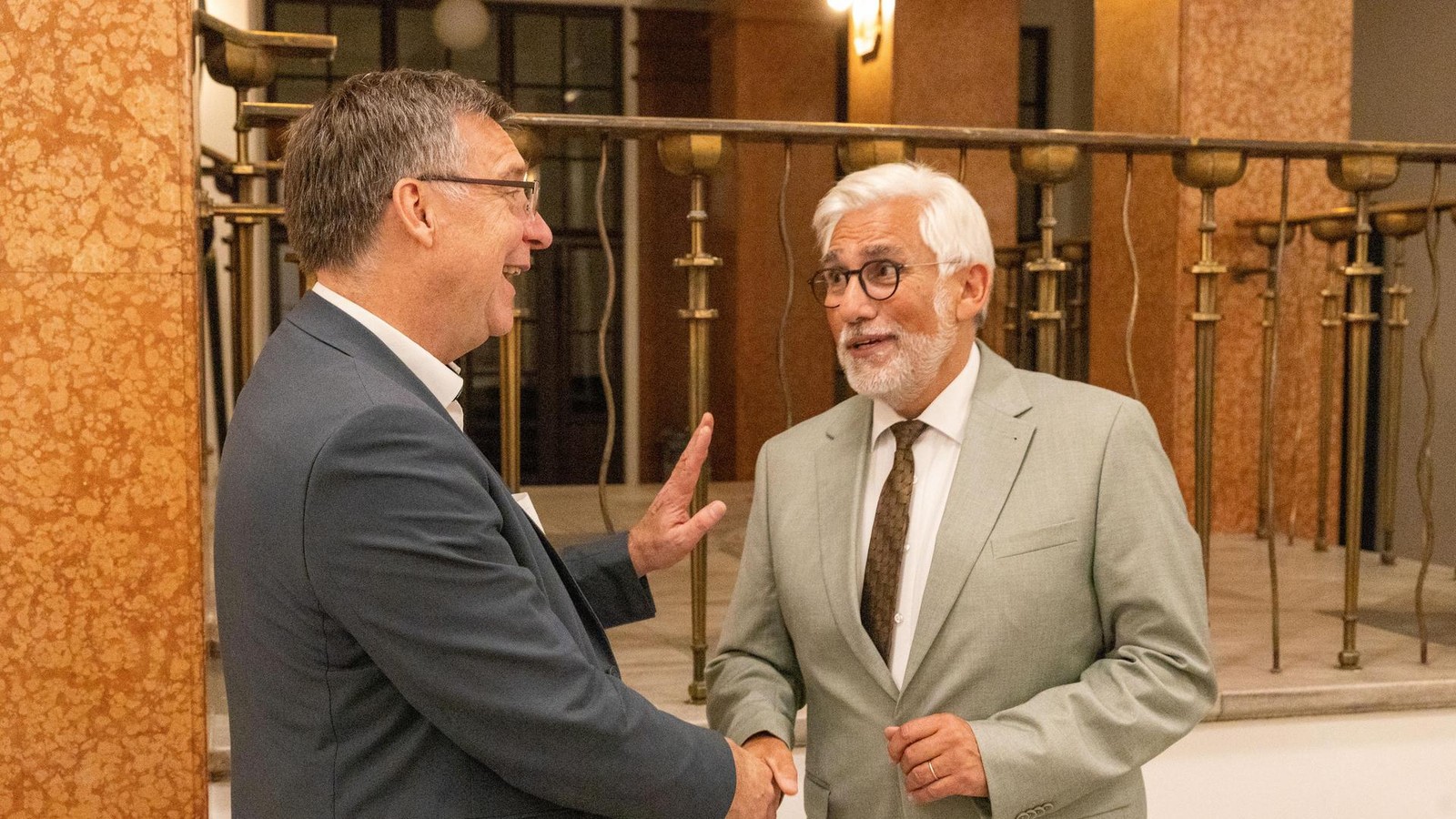 Lukat (SPD) gewinnt Stichwahl haushoch und wird Bochums neuer OB