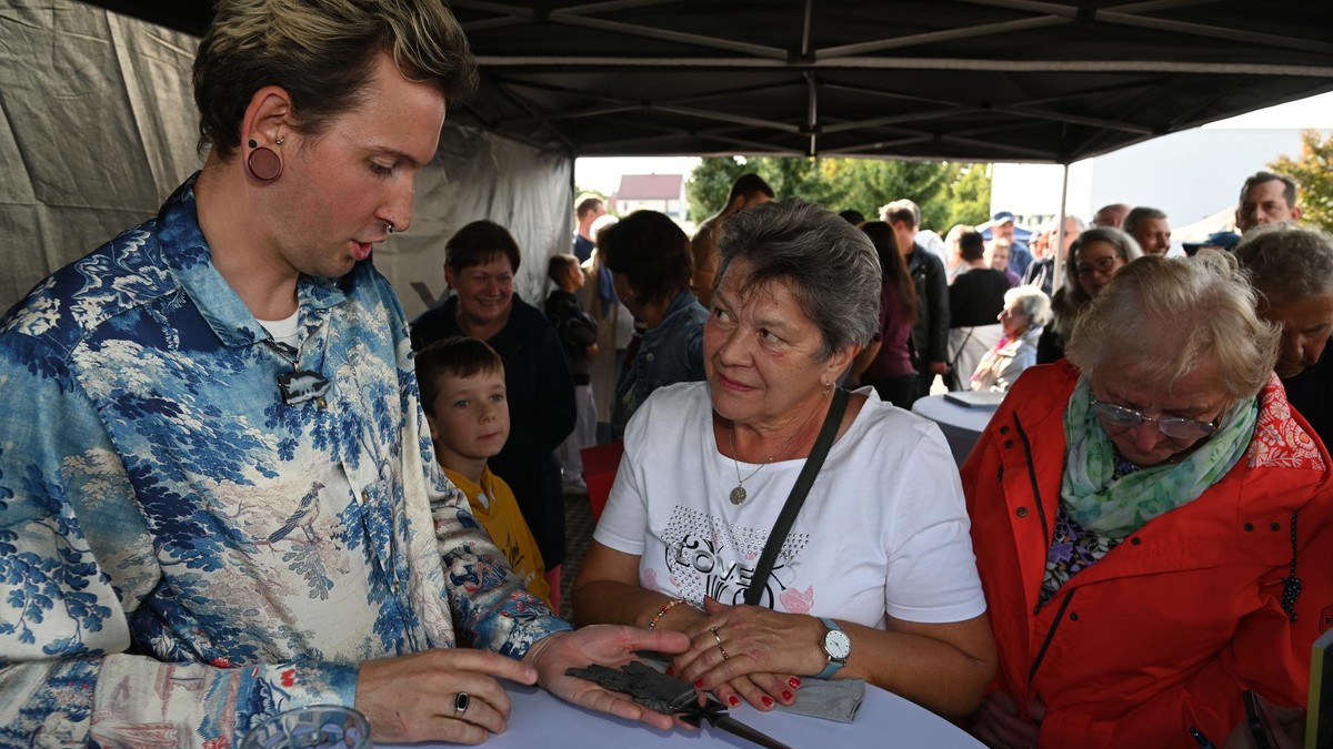Bares-für-Rares-Star Fabian Kahl rät beim Schätztag im Saale-Orla-Kreis ...