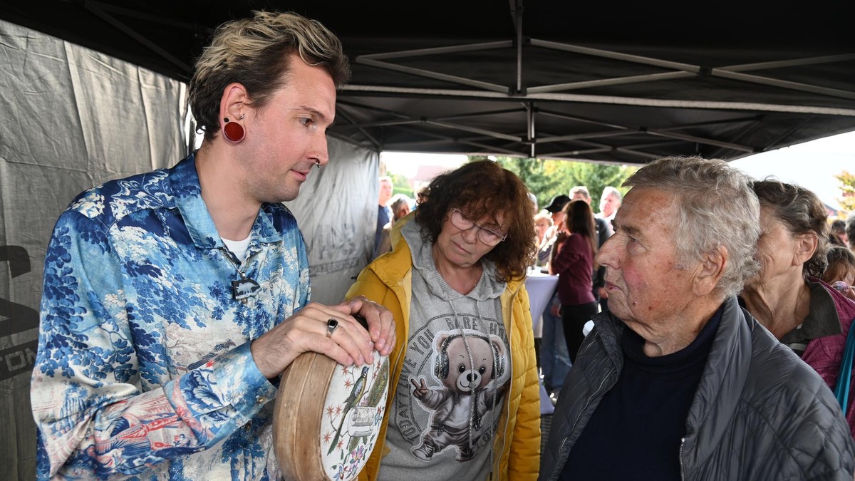 Bares-für-Rares-Star Fabian Kahl rät beim Schätztag im Saale-Orla-Kreis ...