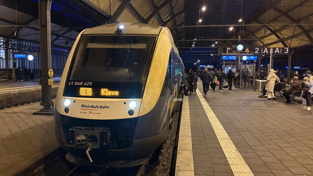 Neuer Fahrplan 2026: RE10 fährt bis tief in die Nacht von und nach Kleve