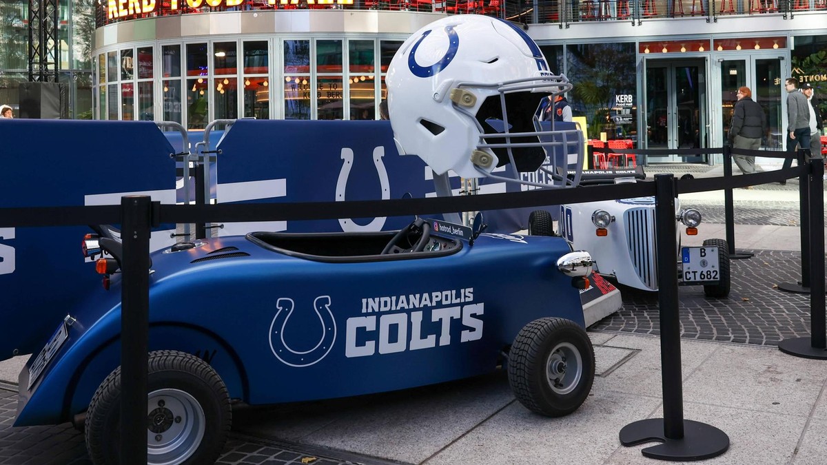 NFL in Berlin: Fanzone der Indianapolis Colts begeistert amerikanische Fans