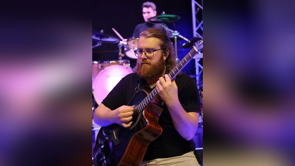 31 Fotos vom berauschenden Konzert mit „L-Quadrat“ in Big Band Format ...