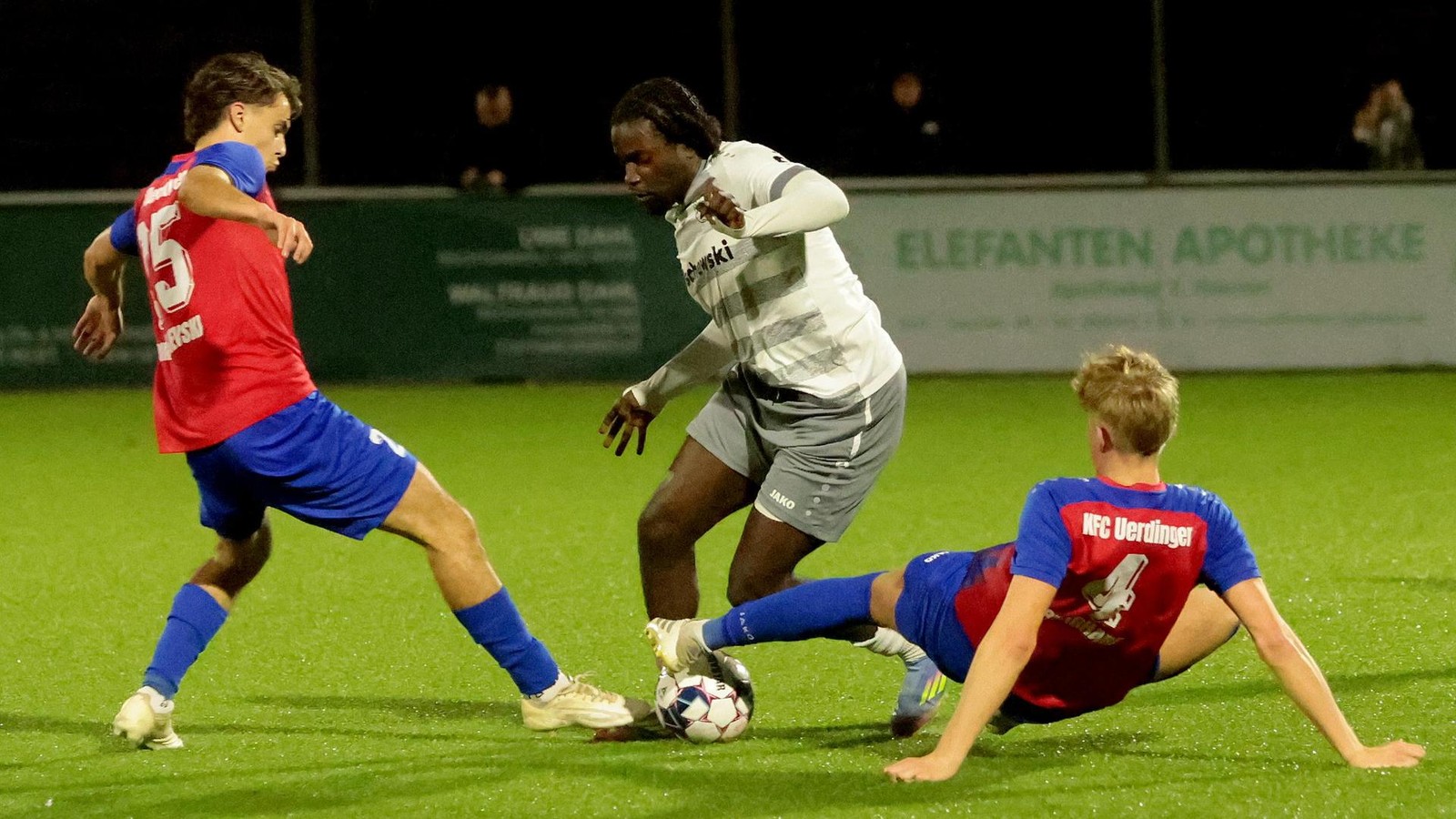 VfB Bottrop bietet KFC Uerdingen die Stirn - Ralf Thiel mit Doppelpack