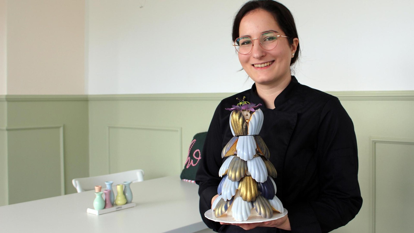 „Zuckerblumerie“: Konditormeisterin eröffnet Patisserie mit ...