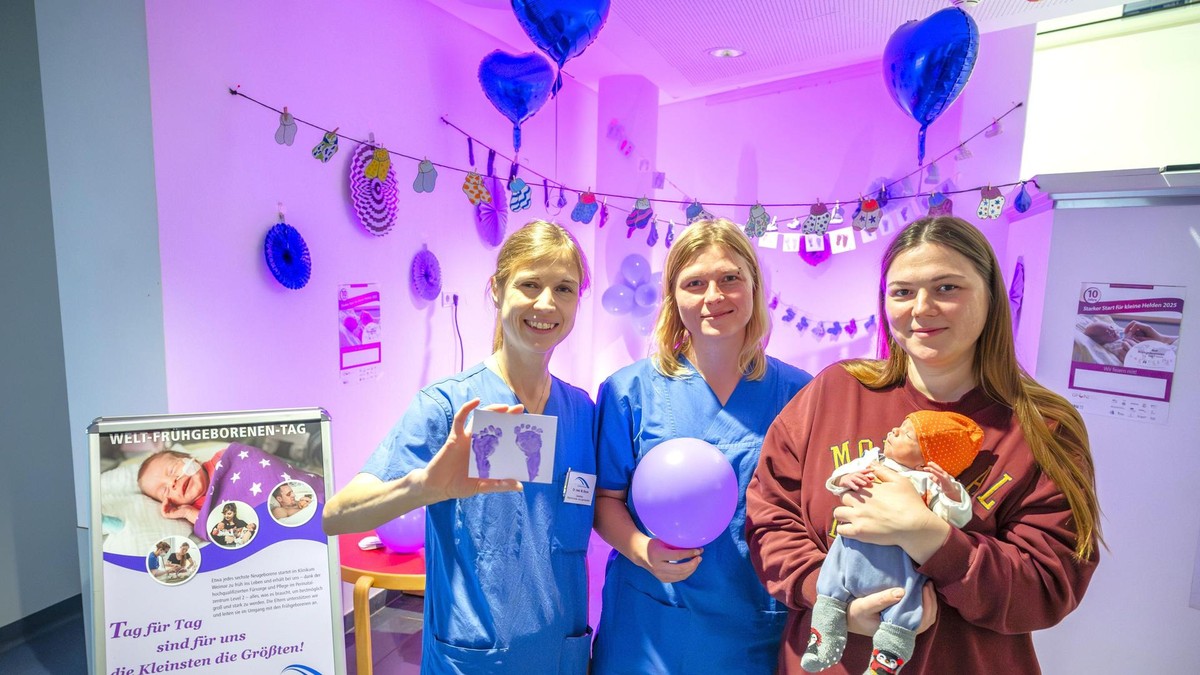 Weimar: Lila Füßchen der „Frühchen“ erinnern an ihren Frühstart ins Leben