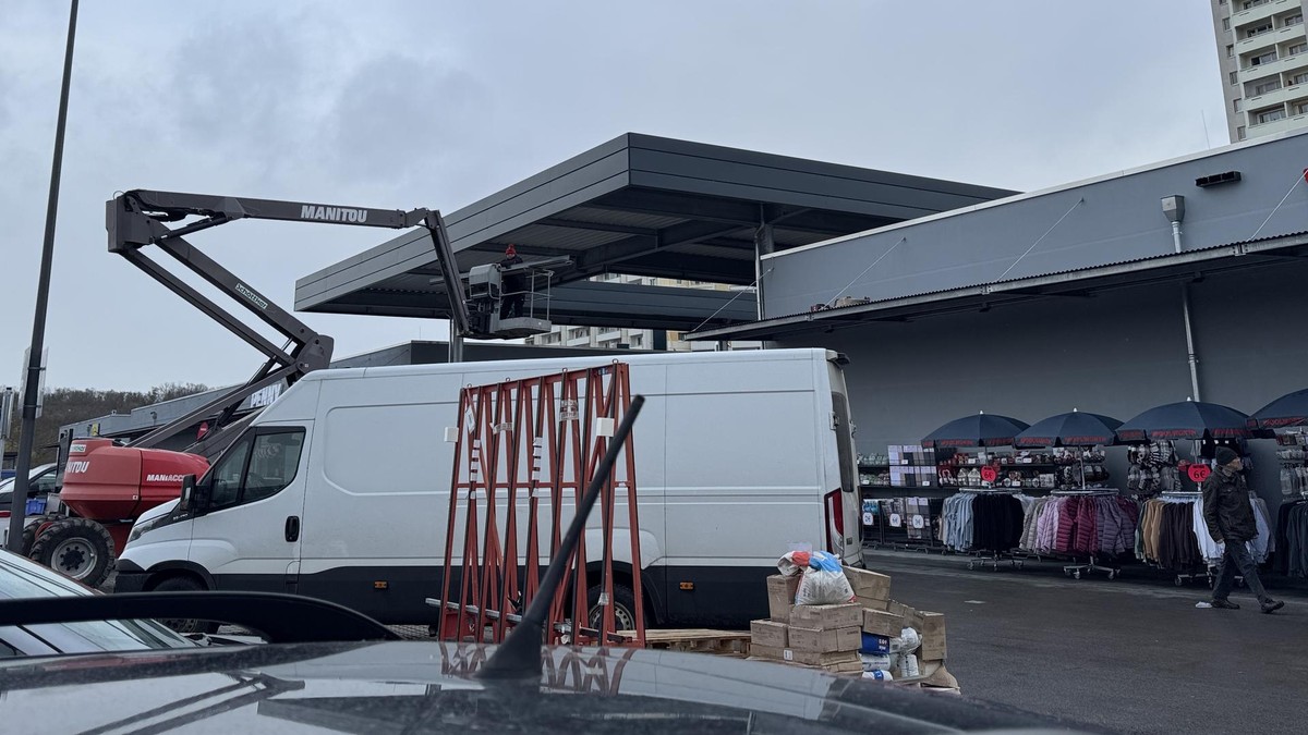 Shoppen am Roten Berg: So feiern Anwohner das neue Zoopark-Center