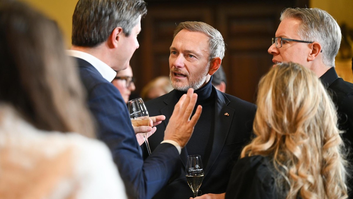 Christian Lindner, Heinrich Deichmann, Isabell Werth: Promi-Alarm in Essen