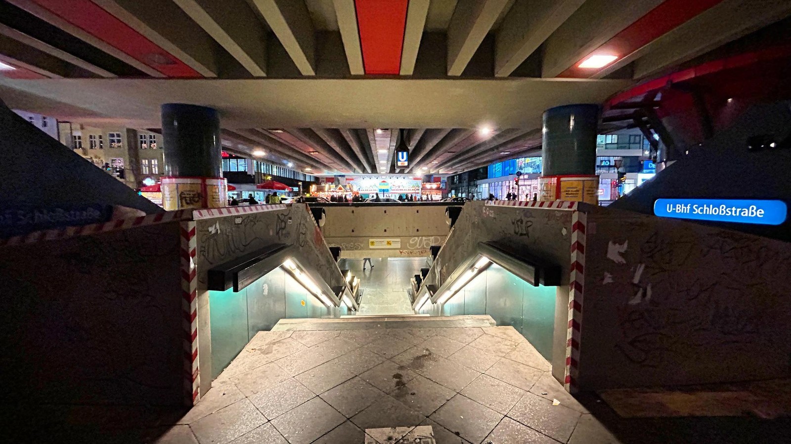 Berlin-Steglitz: U9 weiter unterbrochen – „U-Bahn ist kaputt, glauben Sie mir!“