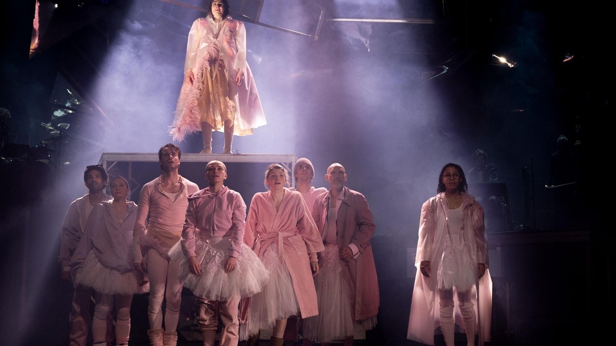 Seltsam banal: Warum „Hope“ am Thalia Theater in Hamburg nicht wirklich ...