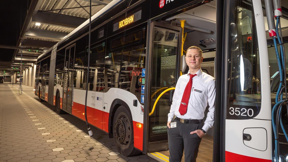 Arbeit an Heiligabend: Was HVV-Busfahrer Jean in Hamburg an Weihnachten ...