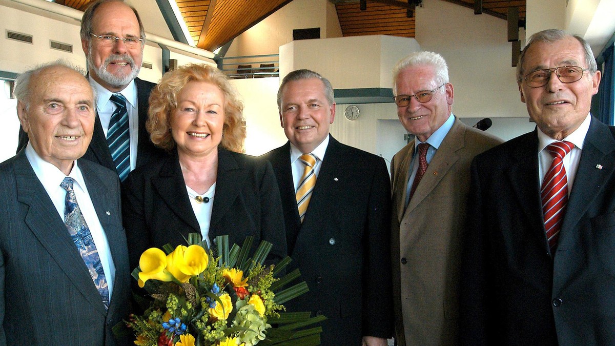 Erstmals Ehrenbürger ausgezeichnet: Herdecke würdigt verdiente ...