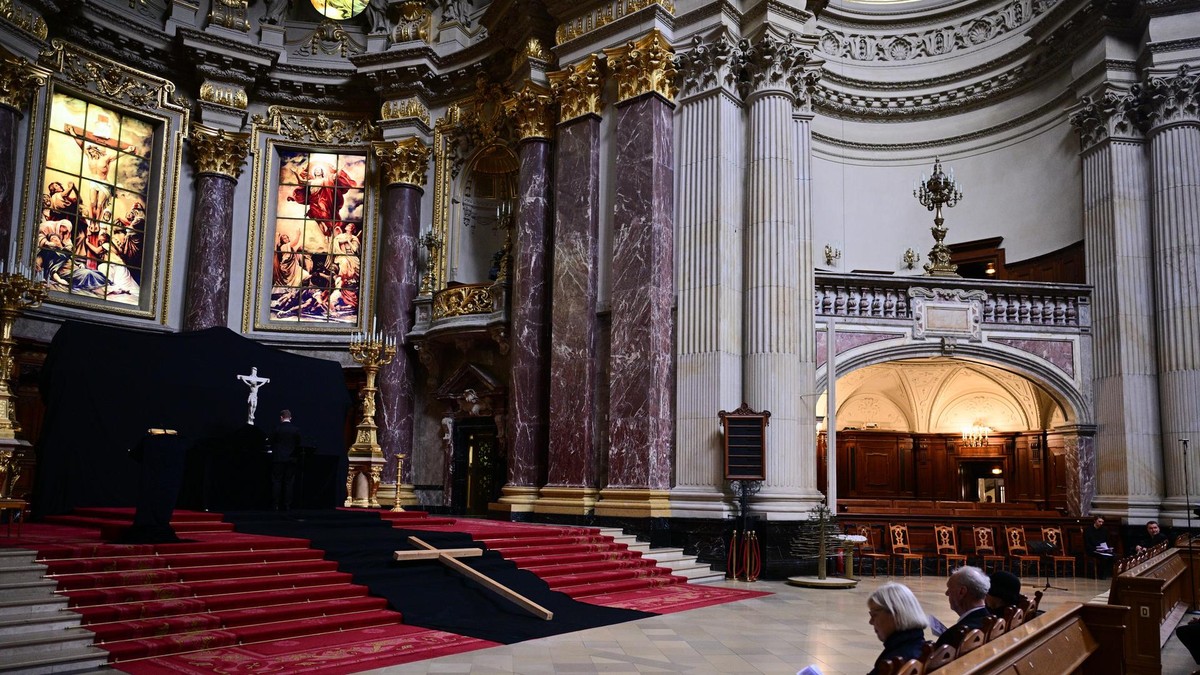 Karfreitag 2026 in NRW: Tanzverbot, Vorschriften und wichtige Regeln